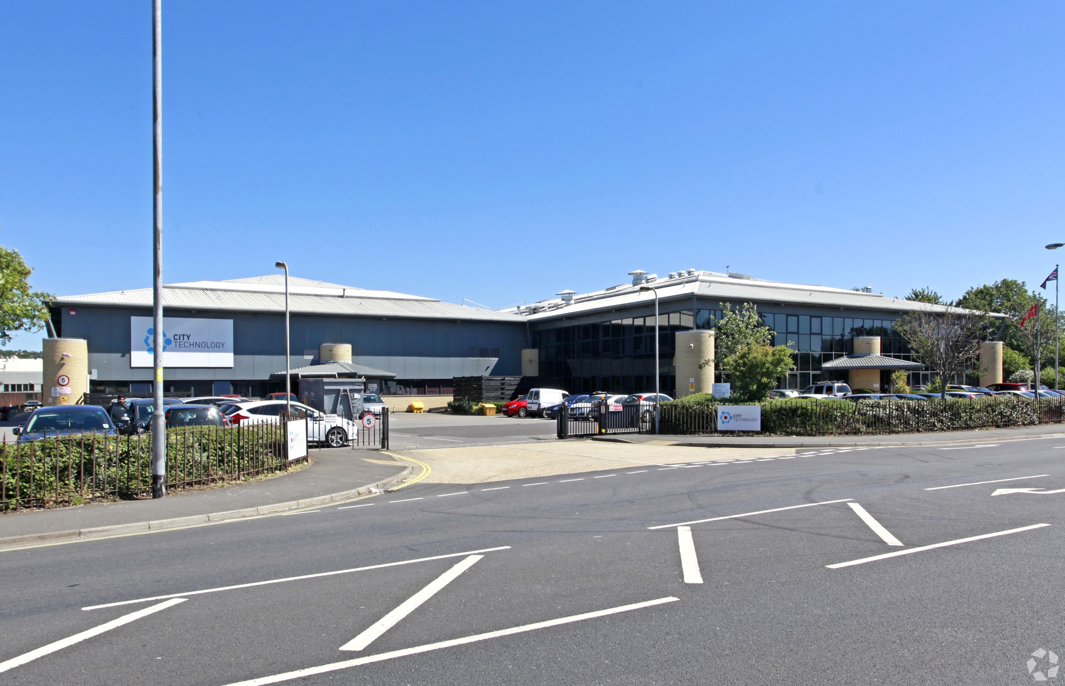 Commercial property consultants & estate agents | LSH